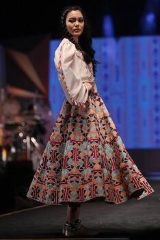 Buy Payal Singhal Beige Gulzara Silk Top And Cropped Lehenga Set Online ...