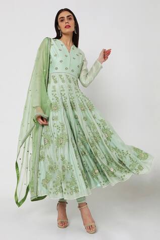 Labbada | Designer Gowns, Lehengas, Kurta Sets | Aza Fashions