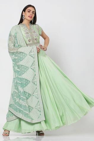 Labbada | Designer Gowns, Lehengas, Kurta Sets | Aza Fashions