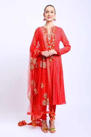 Nikasha | Designer Sarees, Gowns, Lehengas | Aza Fashions