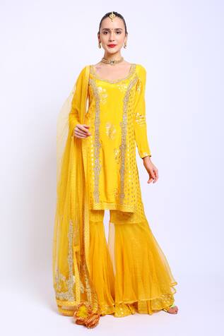 Nikasha | Designer Sarees, Gowns, Lehengas | Aza Fashions