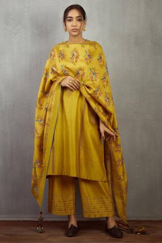 Buy Handwoven Chanderi Kurta Set by Torani at Aza Fashions