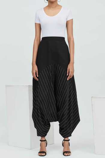 Buy Aakaar Black Cotton Textured Zouave Pants Online | Aza Fashions