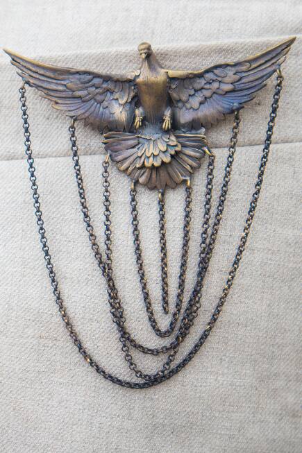 Buy Cosa Nostraa Hudson Hawk Cufflink, Brooch & Lapel Pin Set Online ...