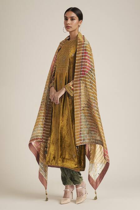 Saundh | Designer Sarees, Lehengas, Kurta Sets Online