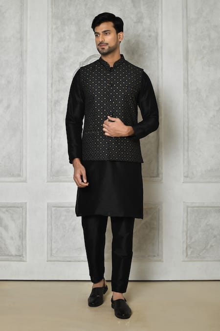 Buy Black Cotton Silk Printed Geometric Bundi For Men by Naintara Bajaj ... Buy Black Cotton Silk Printed Geometric Bundi For Men by Naintara Bajaj ...