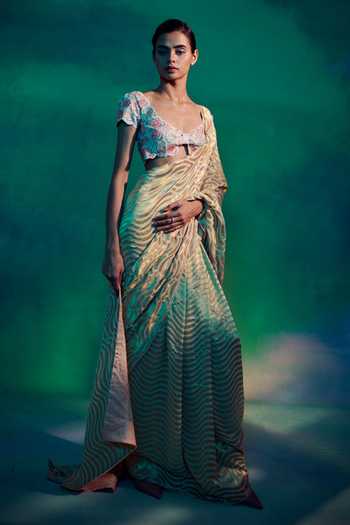 Buy Ivory Banarasi Woven Resham Scoop Neck Wave Pattern Saree And ...
