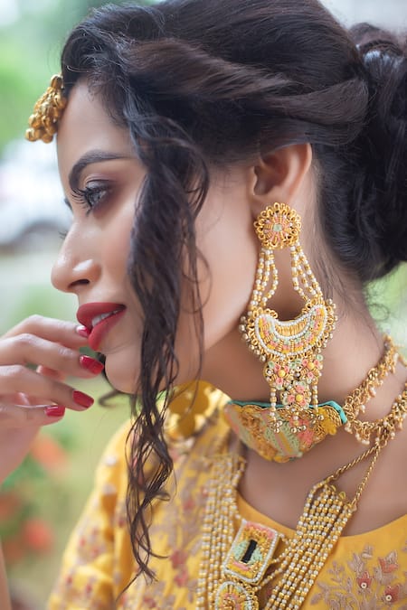 Buy Yellow Thread And Dabka Embroidered Necklace Set by Kanyaadhan By ...