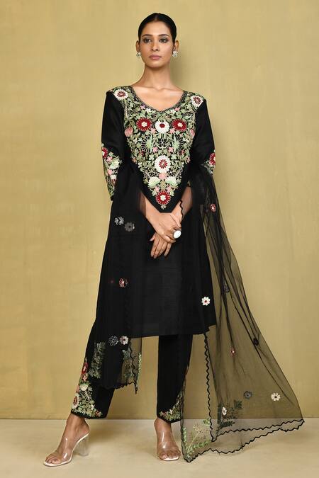 Buy Black Raw Silk Embroidered Resham Thread Leaf Neck Kurta Pant Set ...