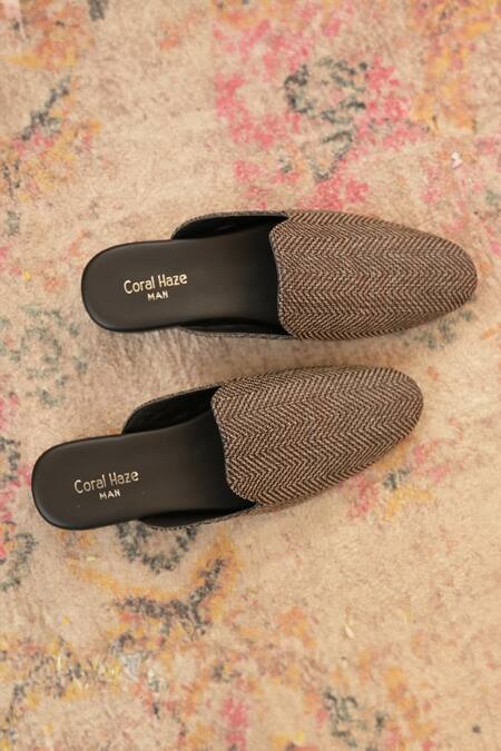 Buy Beige Herringbone Pattern Jacquard Mules For Men by Coral Haze ...