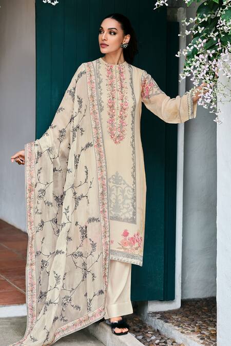 Buy Ivory Kurta Organza Embroidered Floral Round Straight Set For Women ...