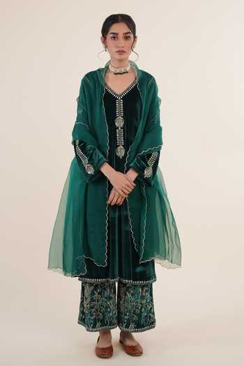 Rashi Jain | Designer Sarees, Lehengas, Kurta Sets | Aza Fashions