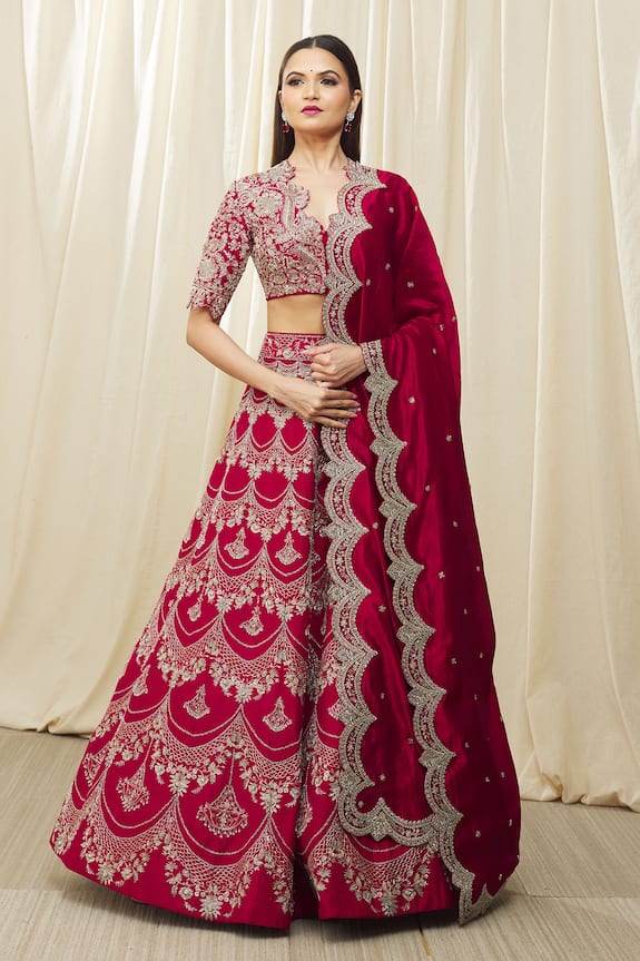Buy JAYANTI REDDY Silk Scallop Pattern Embroidered Lehenga Set Online ...