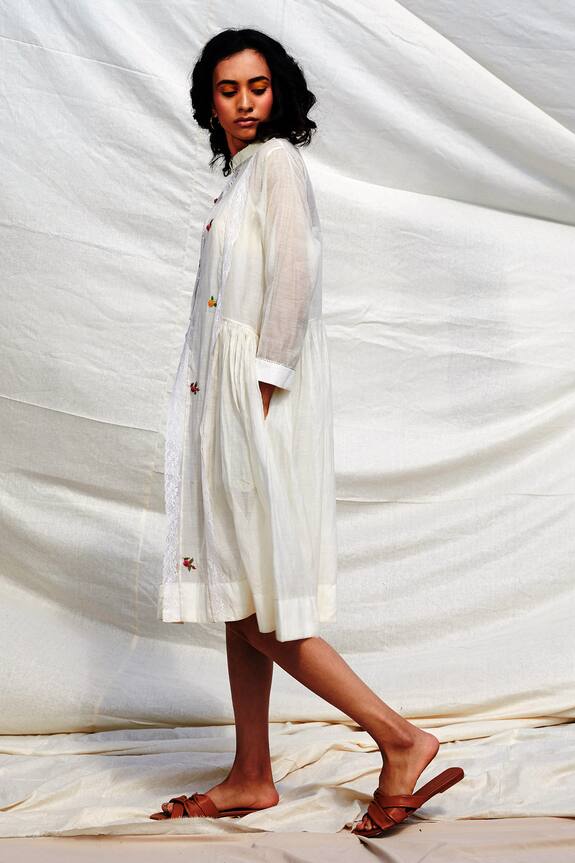 Buy Dhaari White Silk Handwoven Gathered Dress With Inner Online | Aza ...