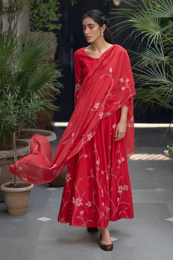 Buy Vaayu Red Chanderi Anarkali With Dupatta Online | Aza Fashions