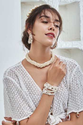 Buy Amama Embrace Choker Necklace Online | Aza Fashions
