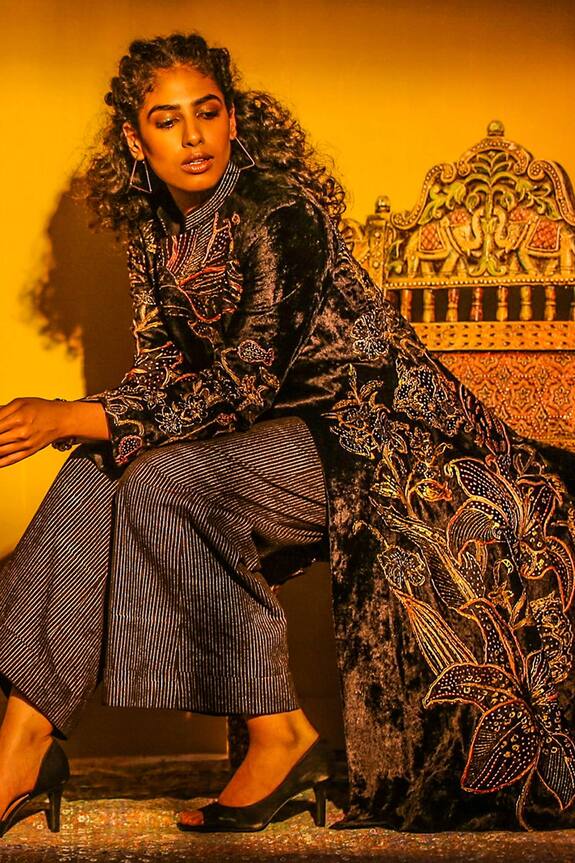 Buy Moledro Black Velvet Jacket And Pant Set Online | Aza Fashions