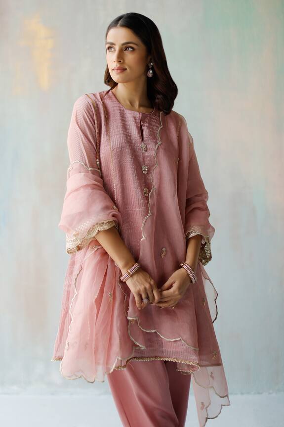 Buy Begum Pret Purple Organza Gulab Scallop Embroidered Dupatta Online ...