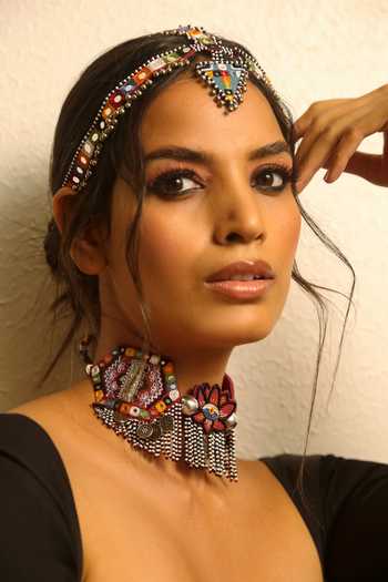 Buy NakhreWaali Jhakaas Handcrafted Mathapatti Online | Aza Fashions