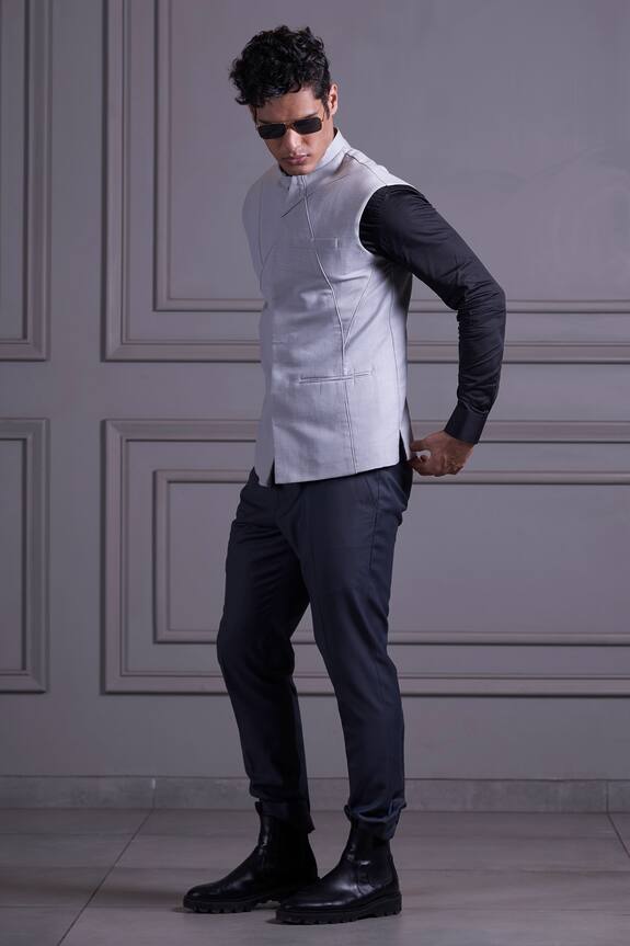 Buy Agape Silver Cotton Cord Panelled Bundi Online | Aza Fashions