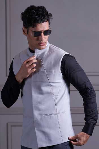 Buy Agape Silver Cotton Cord Panelled Bundi Online | Aza Fashions