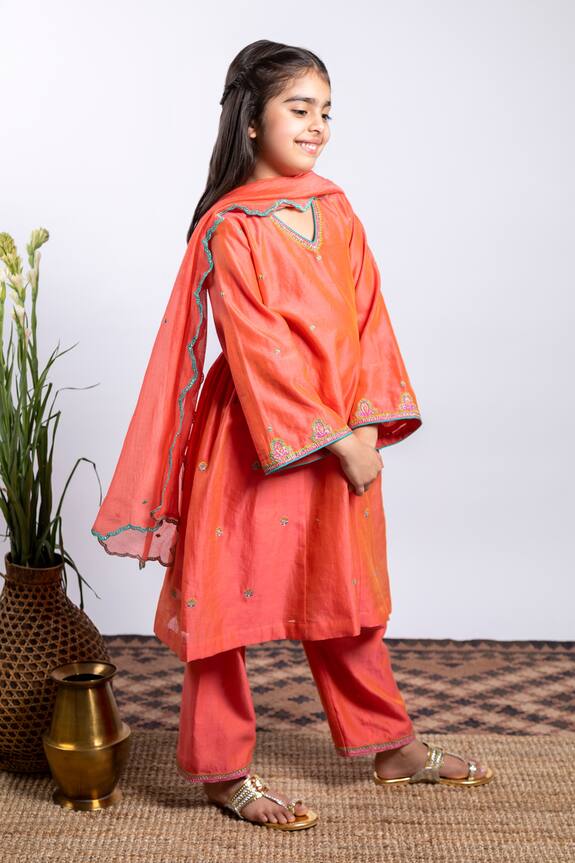 Buy Boteh Orange Chanderi Silk Kurta Set For Girls Online | Aza Fashions