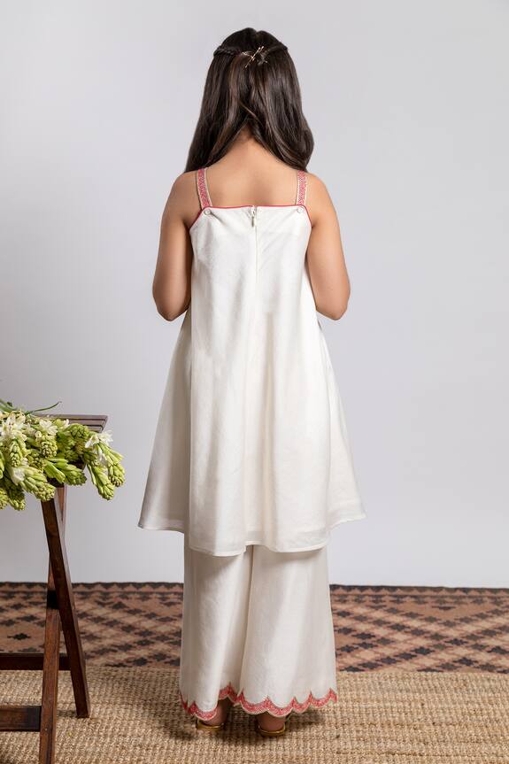 Buy Boteh Ivory Chanderi Silk Kurta Set For Girls Online | Aza Fashions