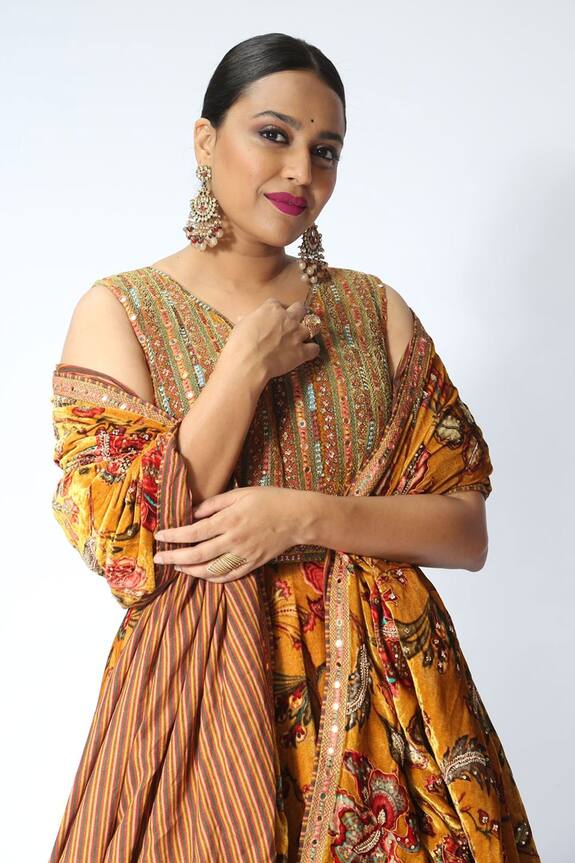 Buy Torani Yellow Silk Velvet Sunehra Makhmal Firdouz Anarkali With ...