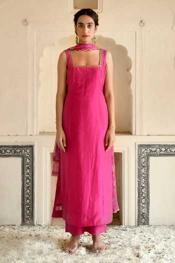 Buy Taro Fuchsia Chiffon Rose Chanderi Silk Kurta Set Online | Aza Fashions