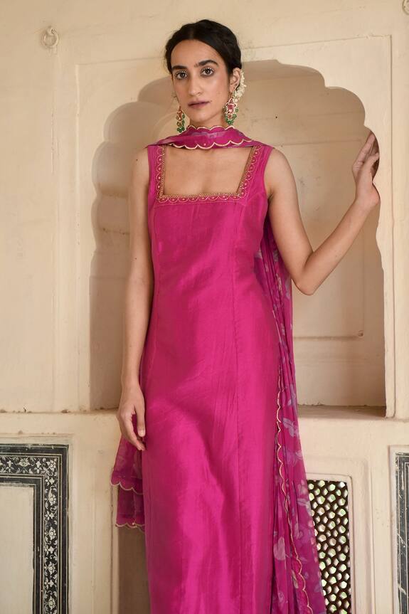 Buy Taro Fuchsia Chiffon Rose Chanderi Silk Kurta Set Online | Aza Fashions