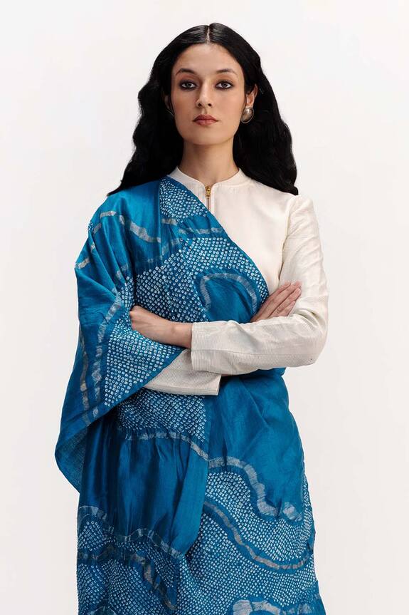 Buy Studio Medium Blue Lehar Handwoven Bengal Silk Jamban Saree Online | Aza Fashions