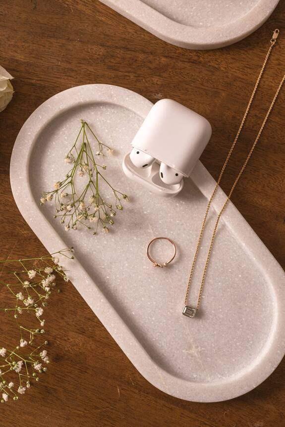 Buy Kaksh Studio Marble Oval Tray (single Pc) Online | Aza Fashions