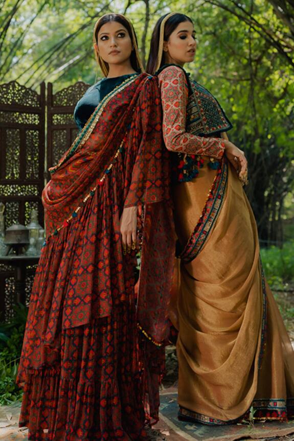 Buy Pooja-Keyur Red Chiffon Floral Print Ruffled Saree With Velvet ...