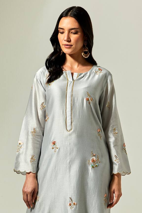 Buy Anantaa by Roohi Grey Silk Chanderi Embroidered Kurta Online | Aza Fashions