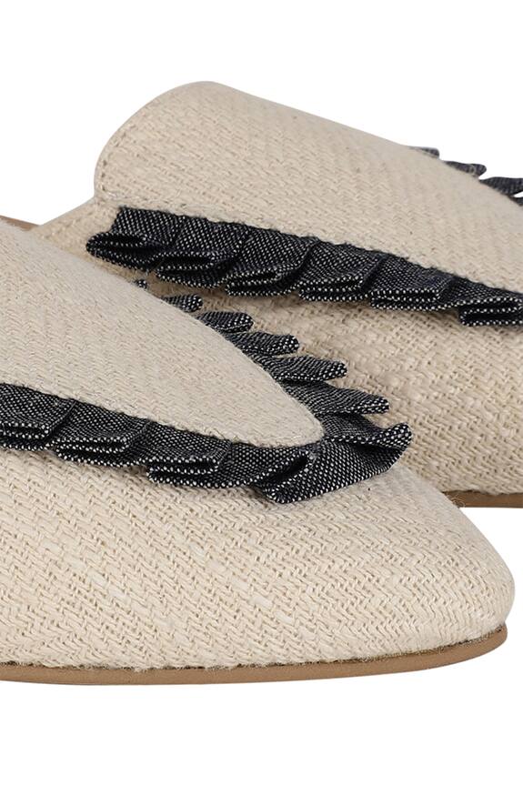 Buy Aanchal Sayal White Pleated Mules Online | Aza Fashions