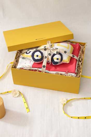 Buy House This The Babys Day Out Gift Box Online | Aza Fashions