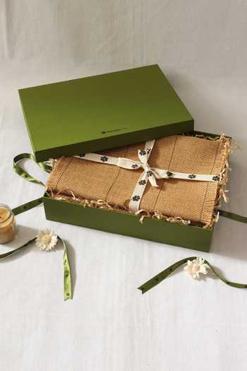 Buy House This Nalikeram Table Runner Gift Box Online | Aza Fashions