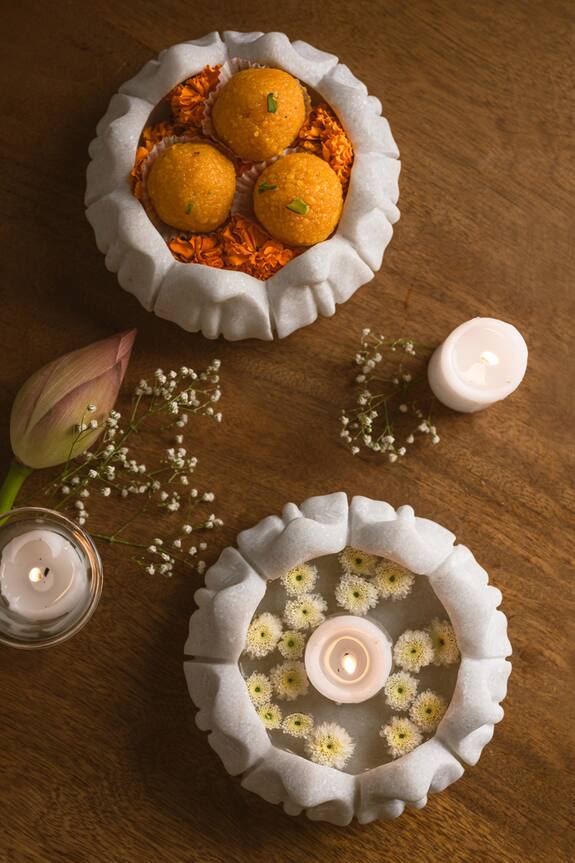 Buy Kaksh Studio Crater Marble Urli (Set of 3) Online | Aza Fashions