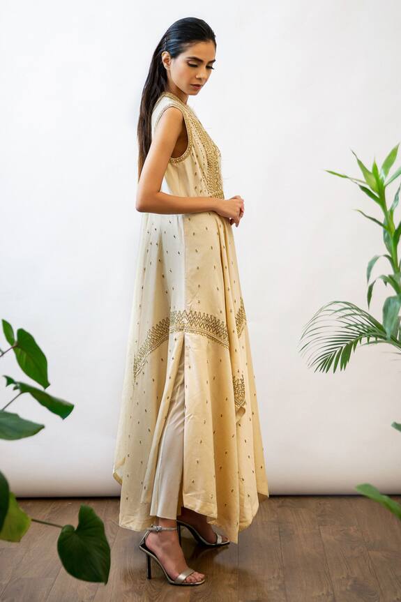 Buy Labbada White Embroidered Chanderi Silk Anarkali With Dupatta ...