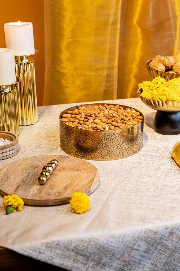 Buy Logam Bageecha Box In Round Online | Aza Fashions