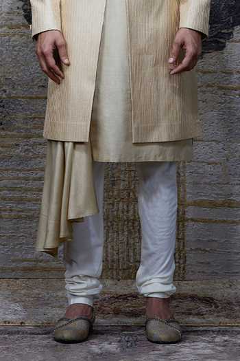 Buy Shantanu & Nikhil Green Velvet Sherwani Online | Aza Fashions