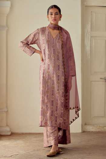 Buy Mimamsaa Pink Shashwati Organza Scallop Dupatta Online | Aza Fashions