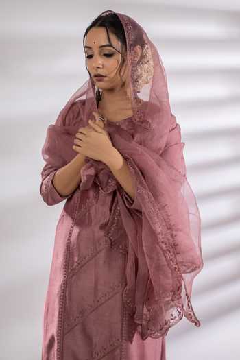 Buy Rashi Jain Pink Chanderi Embroidered Kurta Set Online | Aza Fashions