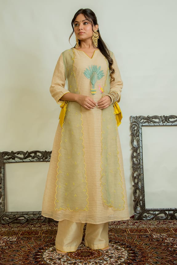 Buy Srota By Srishti Aggarwal Ivory Mulmul Resham Work Kurta And ...
