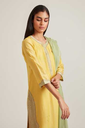 Buy Vamil by Tina & Sonali Yellow Silk Chanderi Printed Kurta Set ...