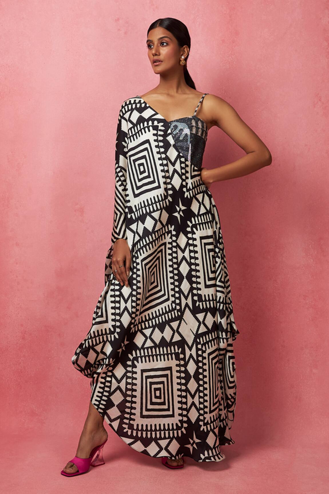 Vedika M | Designer Kurta Sets, Lehengas, Sarees Online