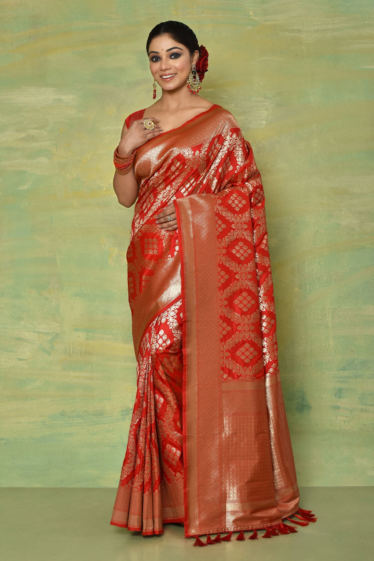 Buy Naintara Bajaj Maroon Floral Jaal Woven Saree Online | Aza Fashions