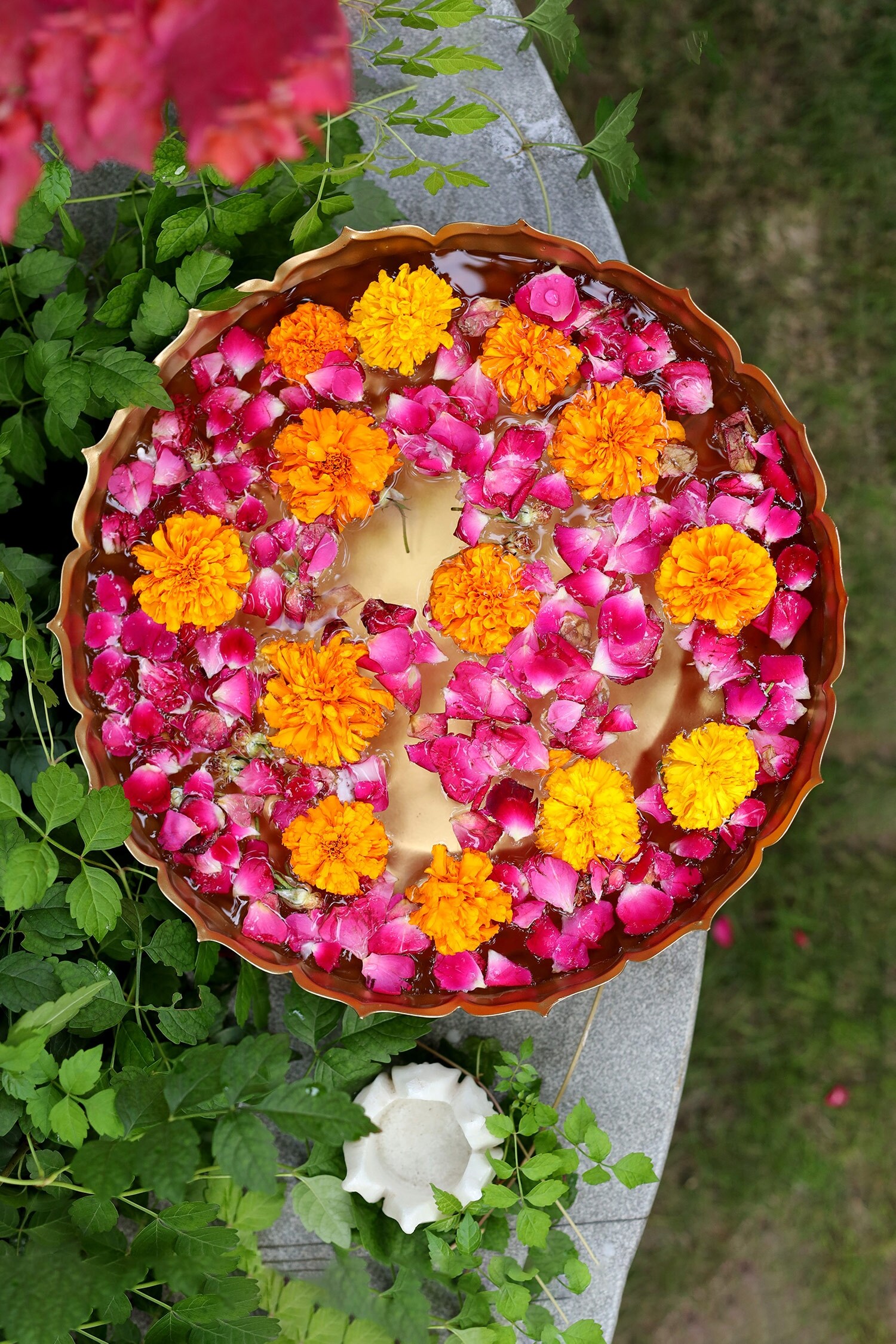 Buy Amoli Concepts Iron Flower Shaped Urli Online | Aza Fashions