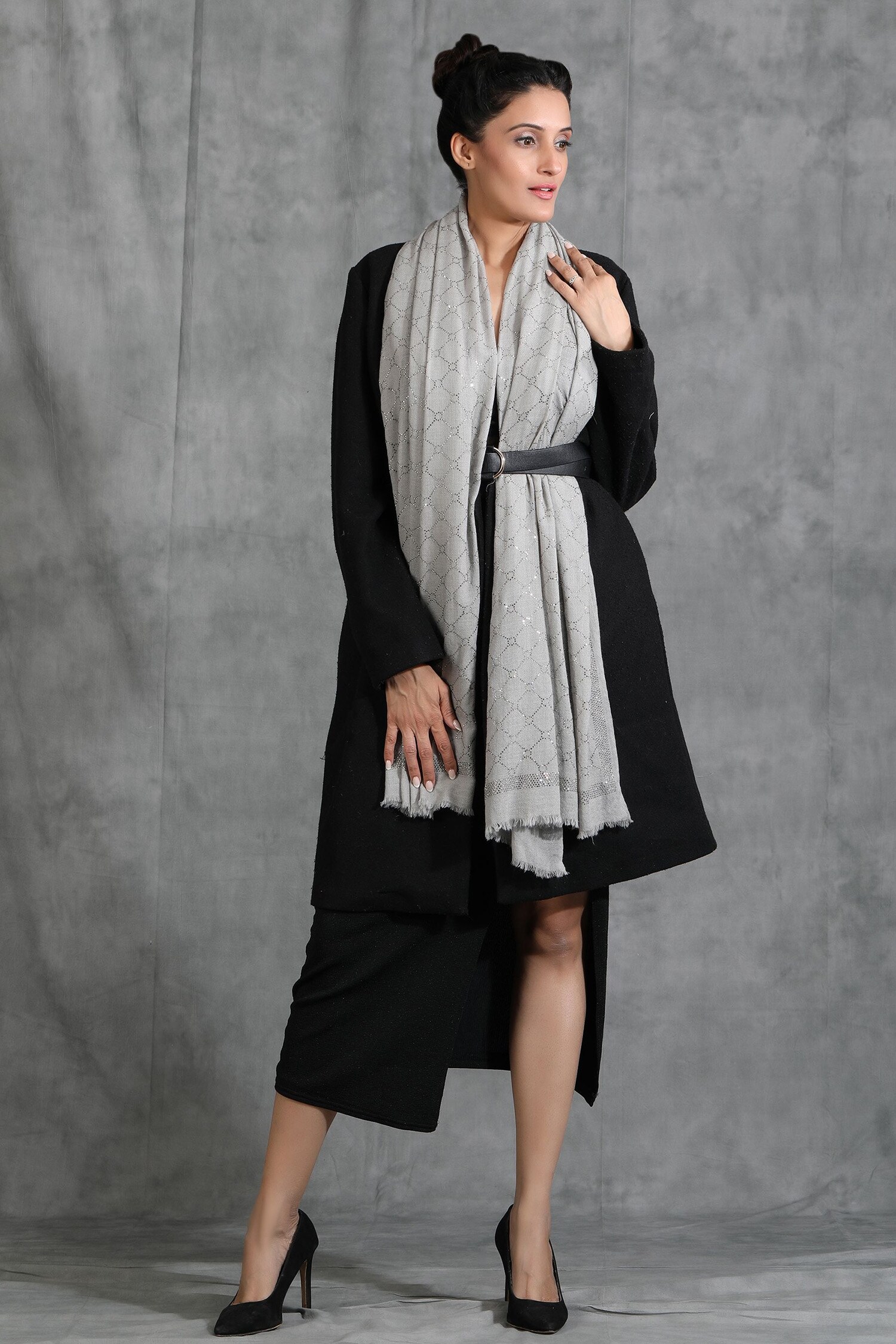 Buy Dusala Shawls Handwoven Diagonal Stone Work Stole Online | Aza Fashions