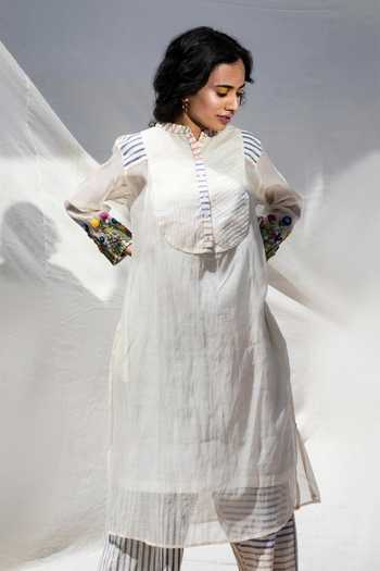 Buy Dhaari White Silk Handwoven Kurta With Inner Online | Aza Fashions